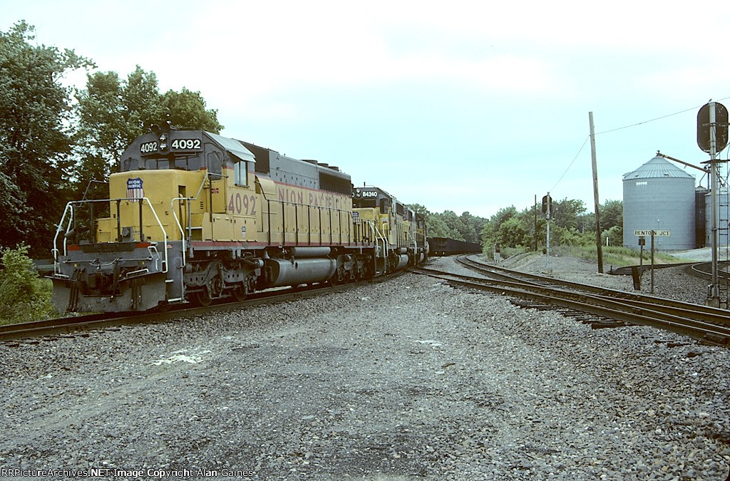UP SD40-2 4092